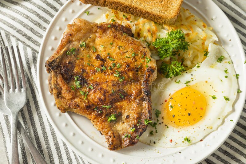 Fried Breakfast Pork Chops Caseiro Imagem de Stock - Imagem de salsa ...