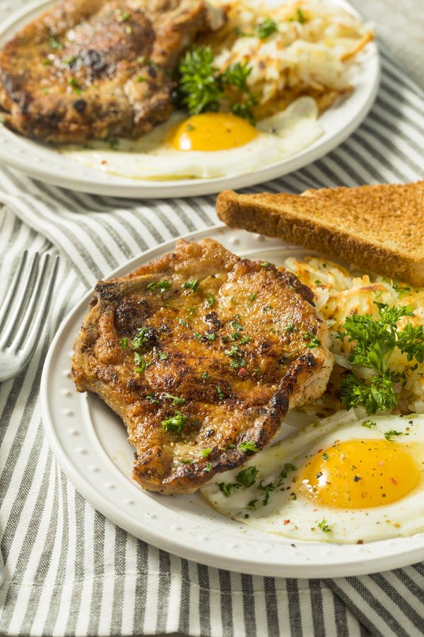 Fried Breakfast Pork Chops Hecho En Casa Foto de archivo - Imagen de ...