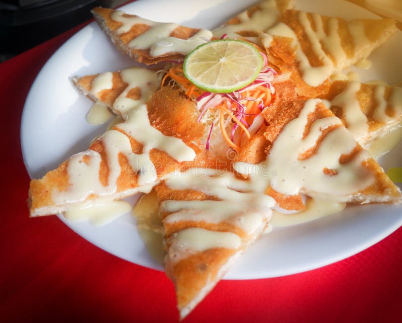 Fried Chicken Con La Salsa Cremosa Imagen de archivo - Imagen de crema ...