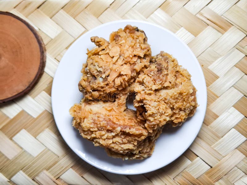 Fried Chicken on White Plate, Close Up. Crispy Fried Chicken Stock ...