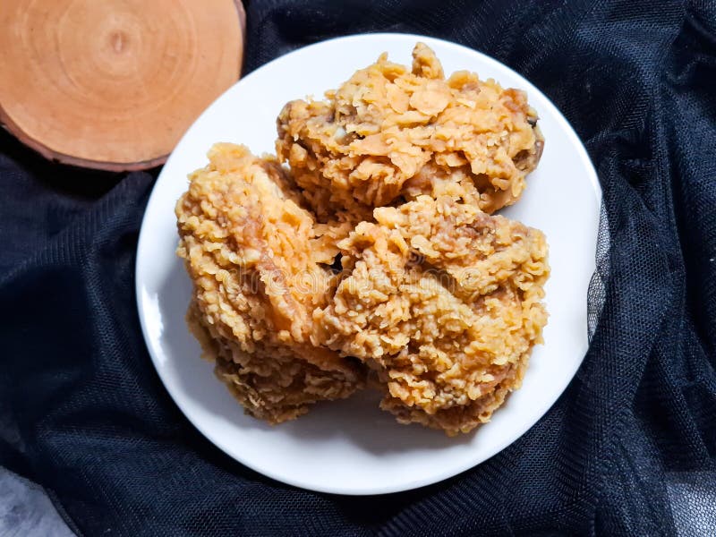 Fried Chicken on White Plate, Close Up. Crispy Fried Chicken Stock ...
