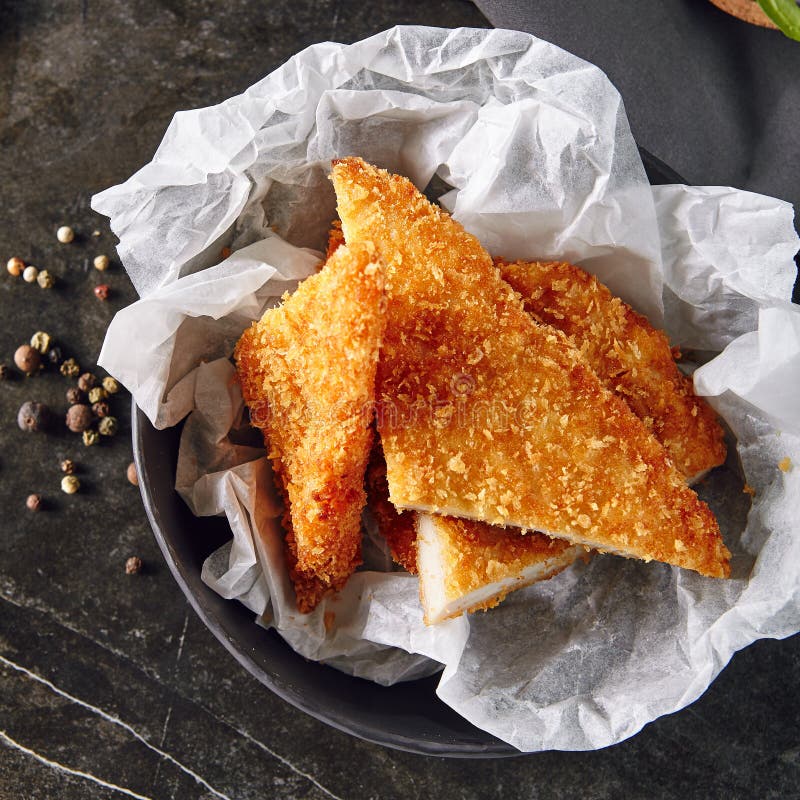 Fried Crispy Chicken Fillet Quente No Fundo Preto Com Differe Foto de ...
