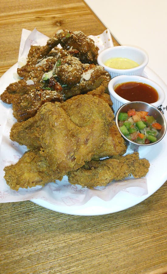 Fried Crispy Garlic Chicken Stock Image - Image of chicken, sauces ...