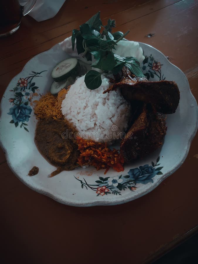 Fried Duck Rice with Fresh Cabbage, Sliced Cucumber, Basil Leaves and ...