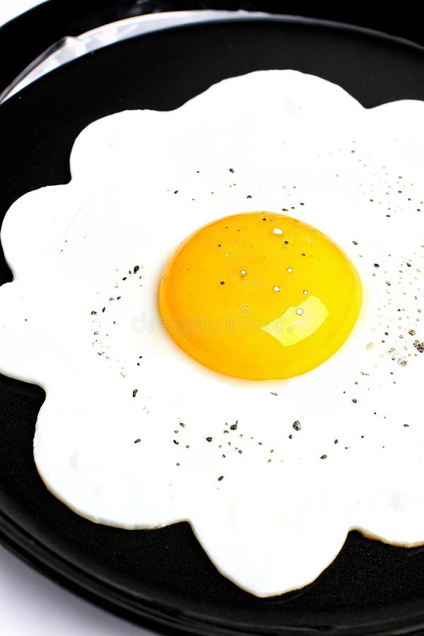 Modern Fried Egg Icon – Bold Contrast Line Art with Sunny Yolk Stock ...