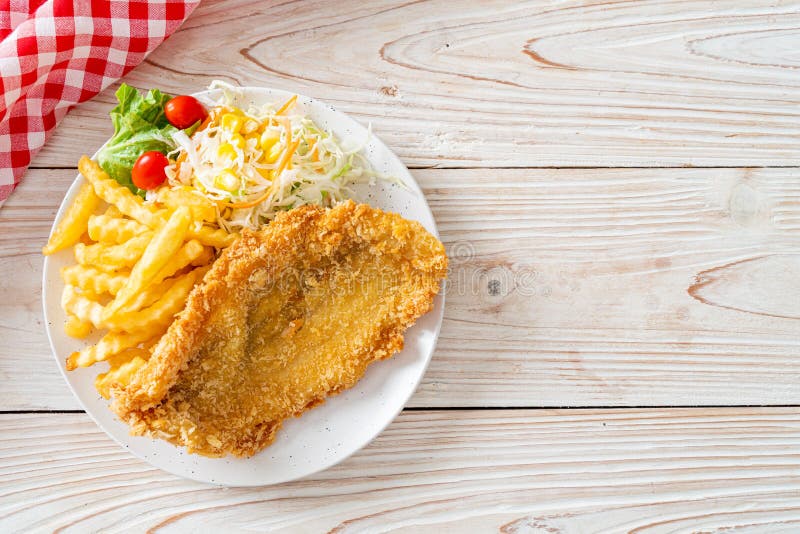 Fried Fish and Potatoes Chips Stock Photo - Image of sauce, meal: 226047516