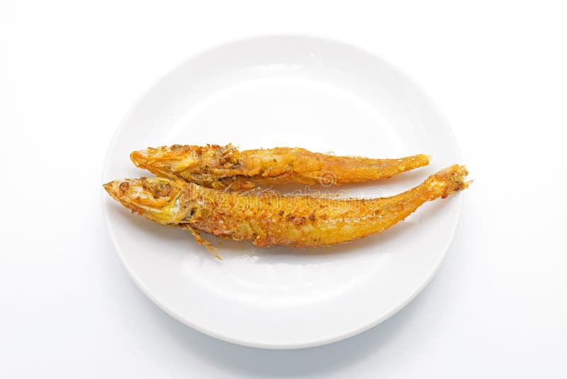 Fried Fish Torrado No Fundo Branco Imagem de Stock - Imagem de placa ...