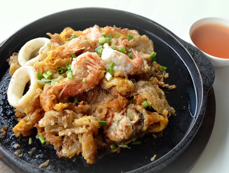 Fried Mixed Seafood photo stock. Image du nourriture - 58557378