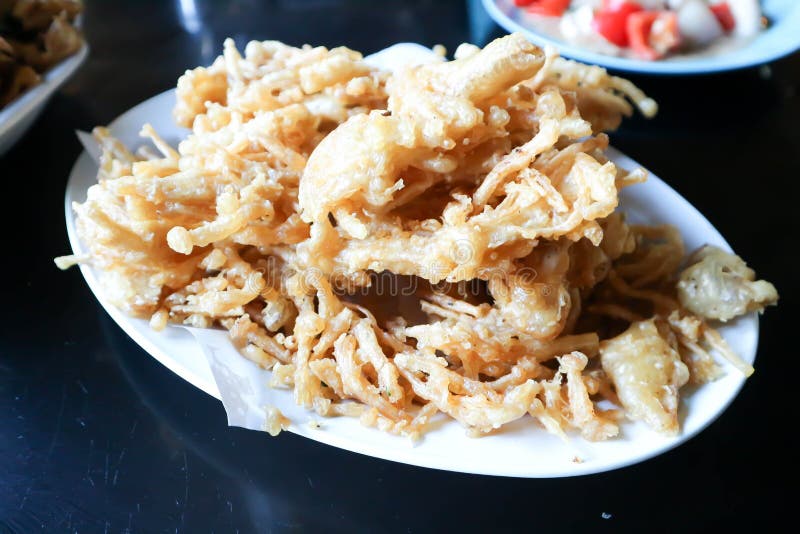 Fried Mushroom or Deep Fried Mushroom or Fried Golden Needle Mushroom ...