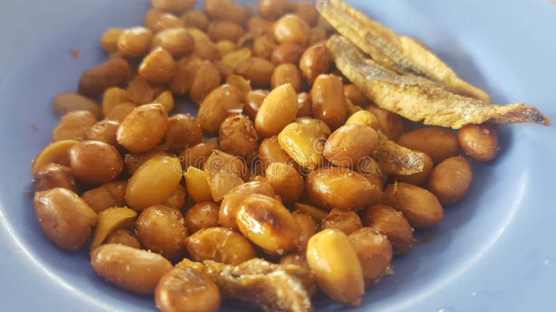 Fried peanuts for snack editorial photography. Image of fried - 89427332