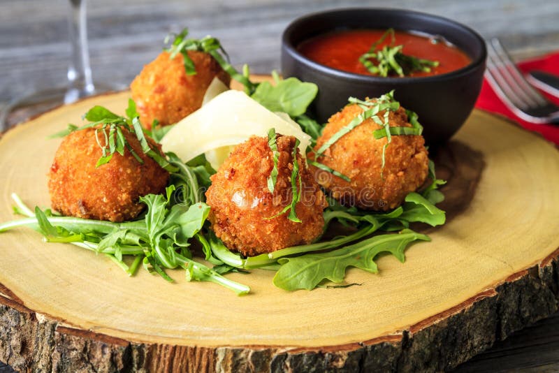 Fried Risotto Balls Appetizer Con Salsa Fotografia Stock - Immagine di ...