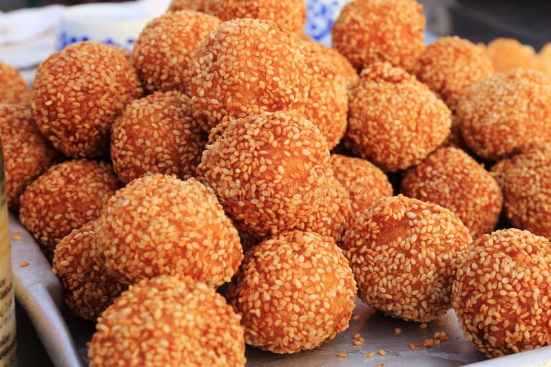 Fried Sesame Ball profundo imagen de archivo. Imagen de lunar - 38333519