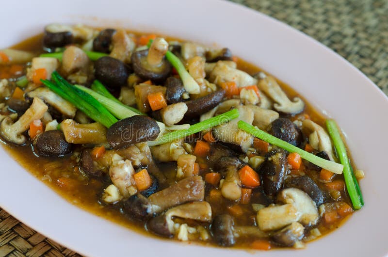 Fried shiitake mushrooms stock image. Image of sauce - 48208801