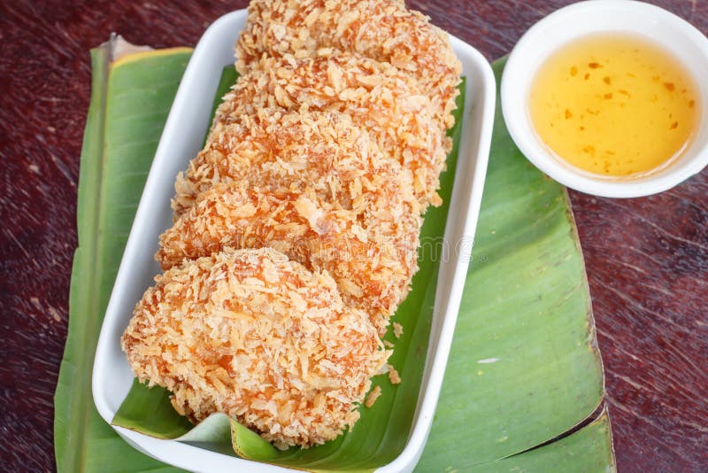 Fried Shrimp Cake (Tod Mun Kung) Foto de archivo - Imagen de plato ...