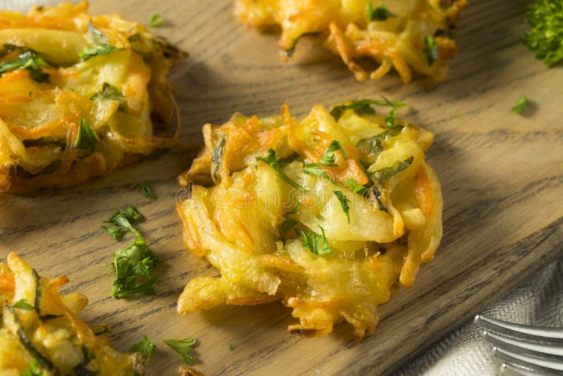 Fried Vegetable Birds Nests Hecho En Casa Foto de archivo - Imagen de ...