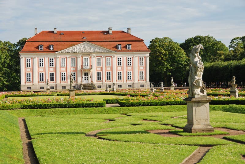 Friedrichsfelde Palast stockbild. Bild von berühmt, berlin - 13041223
