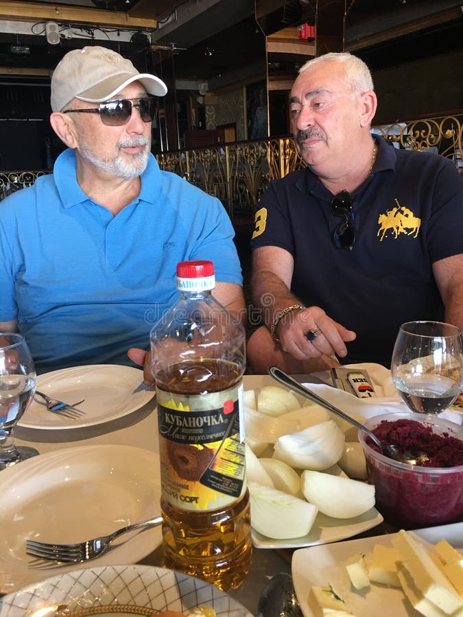 Friends Breakfast editorial photo. Image of boardwalk - 95371111