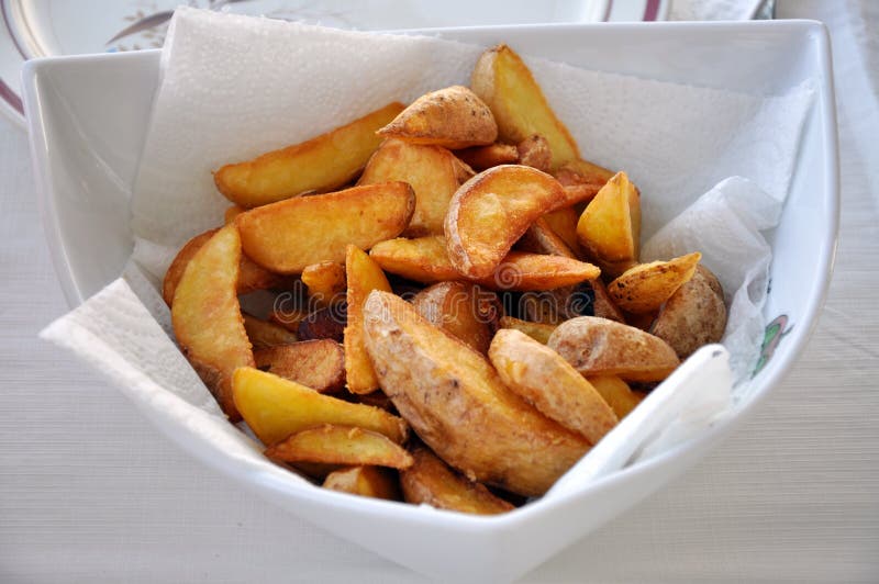 Frieten stock afbeelding. Image of maaltijd, frans, aardappel - 17639523