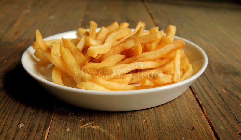 Frieten met ketchup stock afbeelding. Image of saus, snel - 27788579