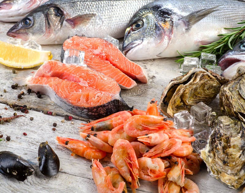 Frische Fische Und Essbare Meerestiere Stockfoto - Bild von garnele ...