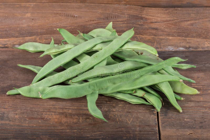 Flache grüne Bohnen stockfoto. Bild von ungekocht, bohne - 67269724