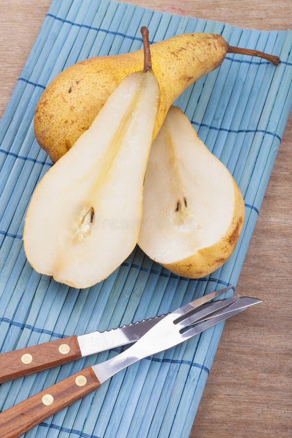 Birne stockfoto. Bild von kapitel, zuhause, reif, einzeln - 1893288