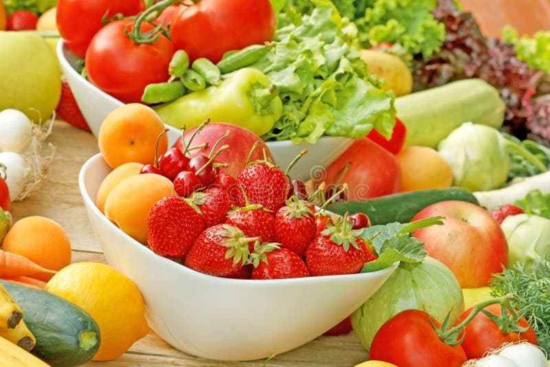 Frische Obst und Gemüse stockfoto. Bild von organisch - 37042584