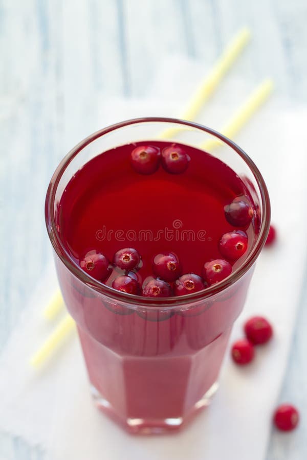Frischer Preiselbeersaft stockfoto. Bild von beere, reif - 44855042