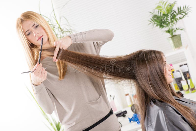 Am Friseur. stockbild. Bild von kämmen, schere, horizontal - 37871447