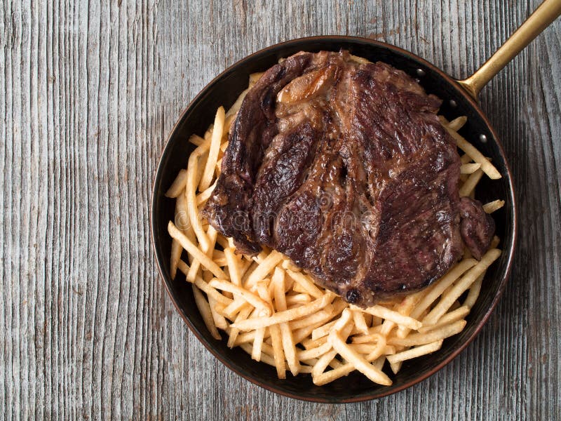 Frites Rustiques De Bifteck Image stock - Image du boeuf, amidon: 62681765