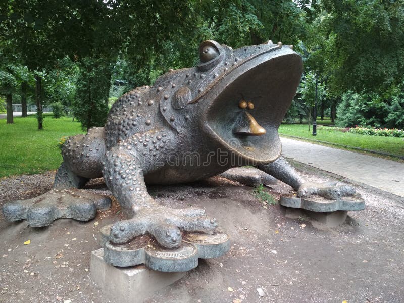 Frog installation in Kiev editorial photography. Image of installation ...