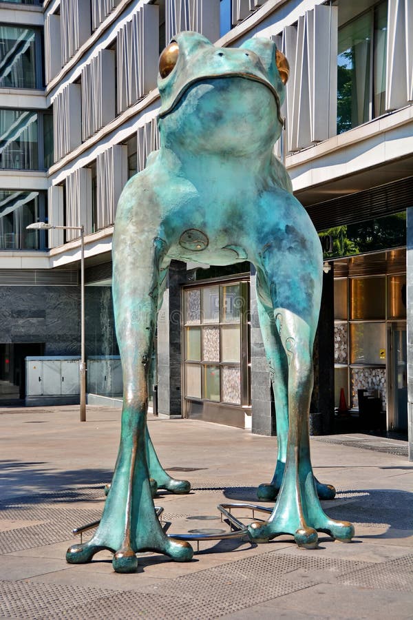 Frog Statue editorial photography. Image of conceptual - 100590612