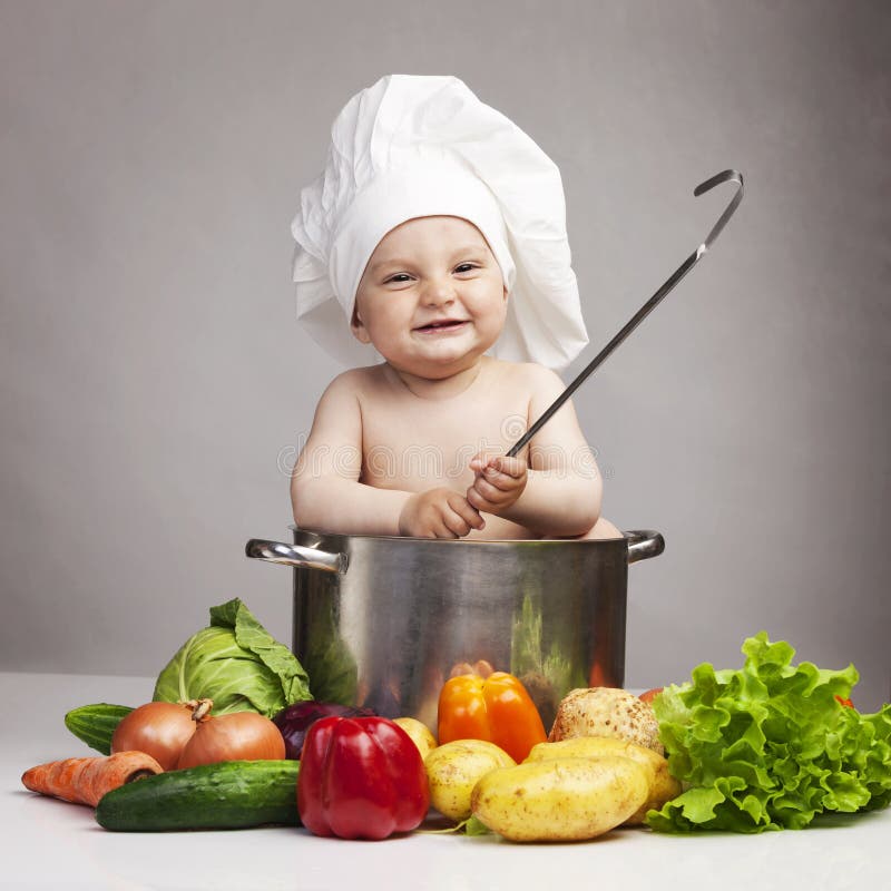 Froher Kleiner Junge Im Hut Des Chefs Stockfoto - Bild von gesund ...
