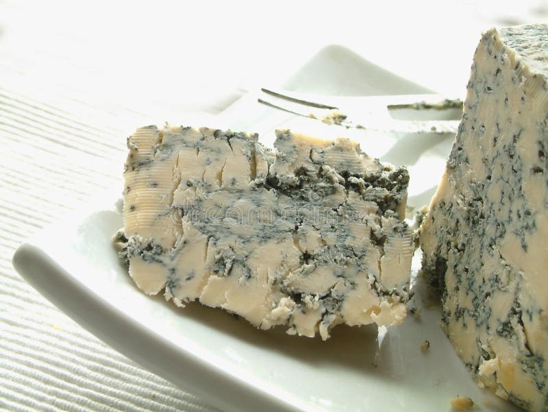 Fromage Bleu Britannique De Stilton Photo stock - Image du couteau ...