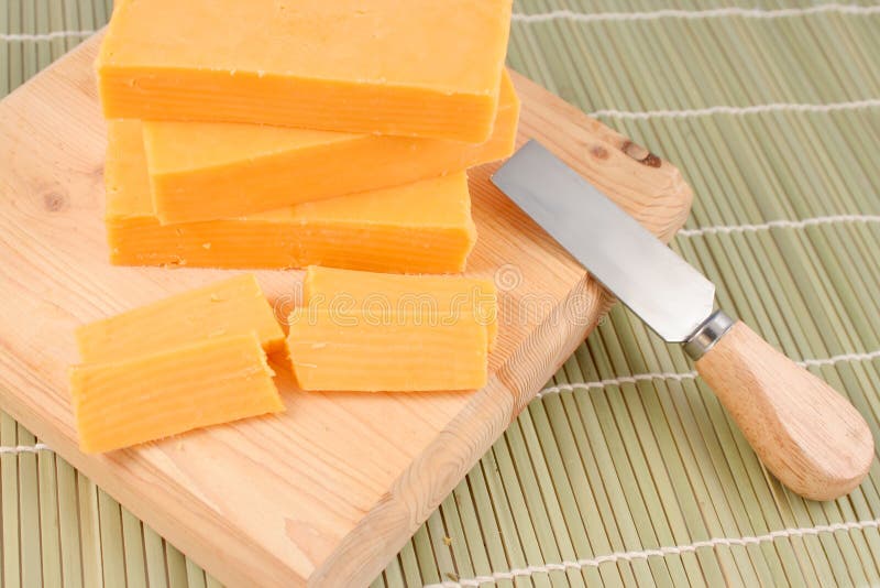 Fromage de cheddar photo stock. Image du cheddar, jaune - 8223692