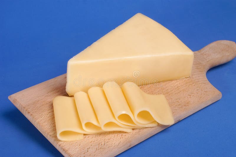 Fromage jaune photo stock. Image du jaune, lait, bulgarie - 14363902