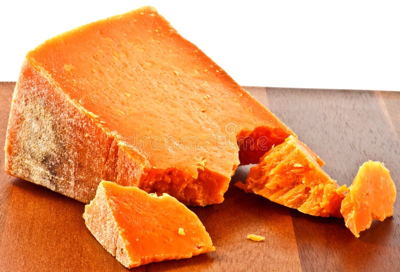 Fromage rouge photo stock. Image du rustique, mangez - 35439196