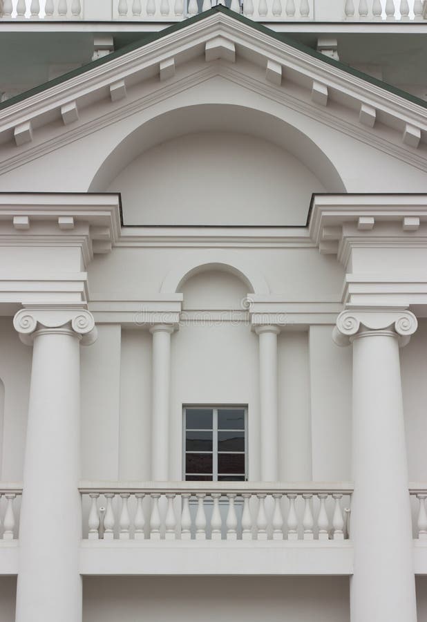 Frontón triangular imagen de archivo. Imagen de estructura - 38306749