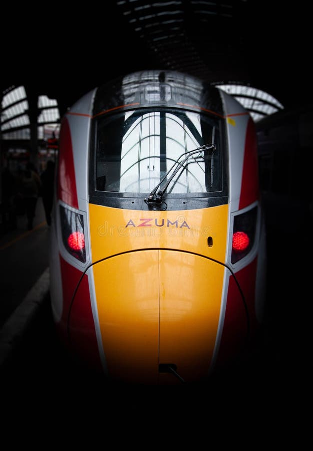 Azuma HST at York Station editorial photo. Image of line - 185311816