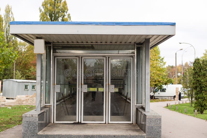 426 Inside Empty Office Block Stock Photos - Free & Royalty-Free Stock ...