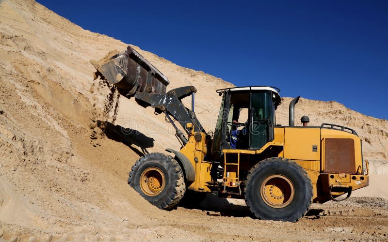 Front End Loader Im Sand-Steinbruch Stockfoto - Bild von technologie ...