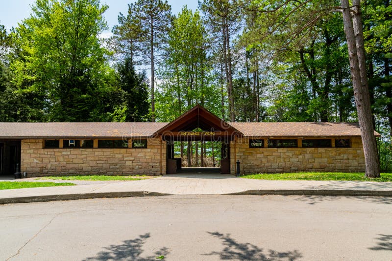 Leonard Harrison State Park Visitor Center Editorial Stock Photo ...
