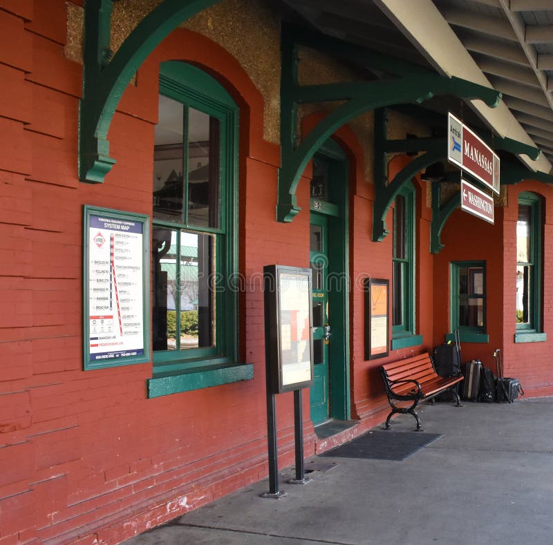 Virginia Railway Express Train at Manassas Train Station Editorial ...
