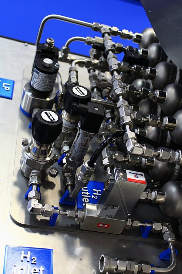 Front Part of Prototype of Low Pressussure Metal Hydride Liquid ...