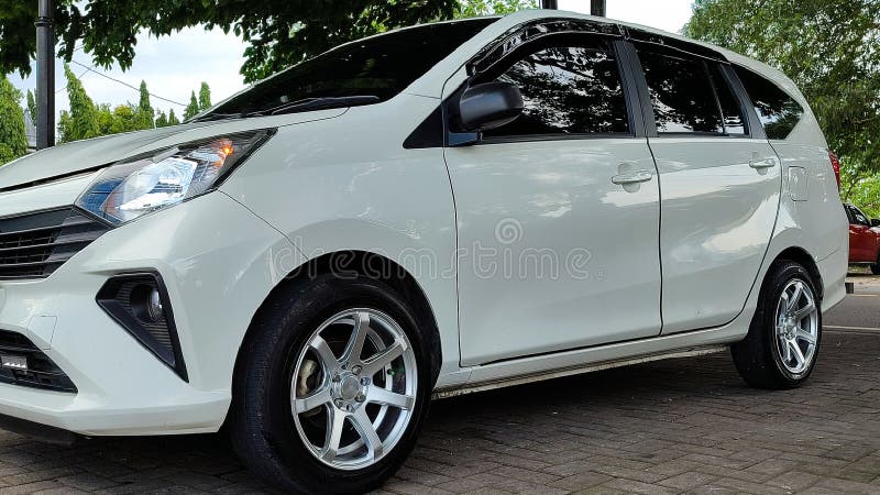 Front Perspective Shot of a White Family Car Editorial Image - Image of ...