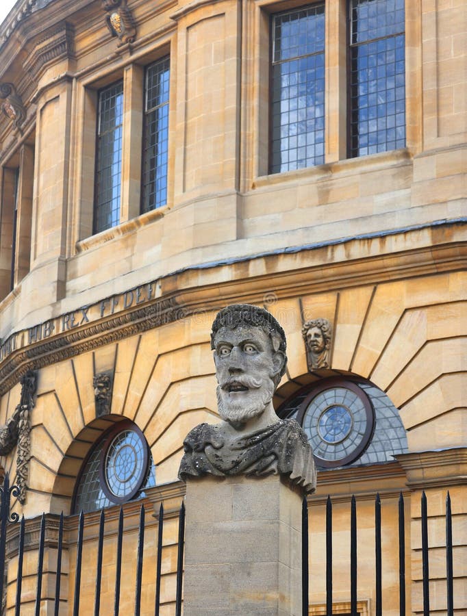 In Front of the Sheldonian Theatre and History of Science Museum ...