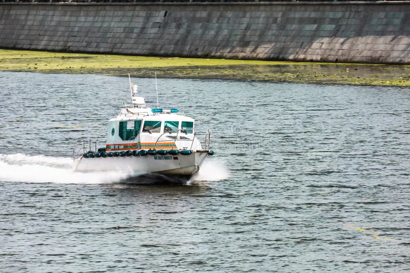 Front Side View of Motor Boat in Motion on River Water Editorial ...