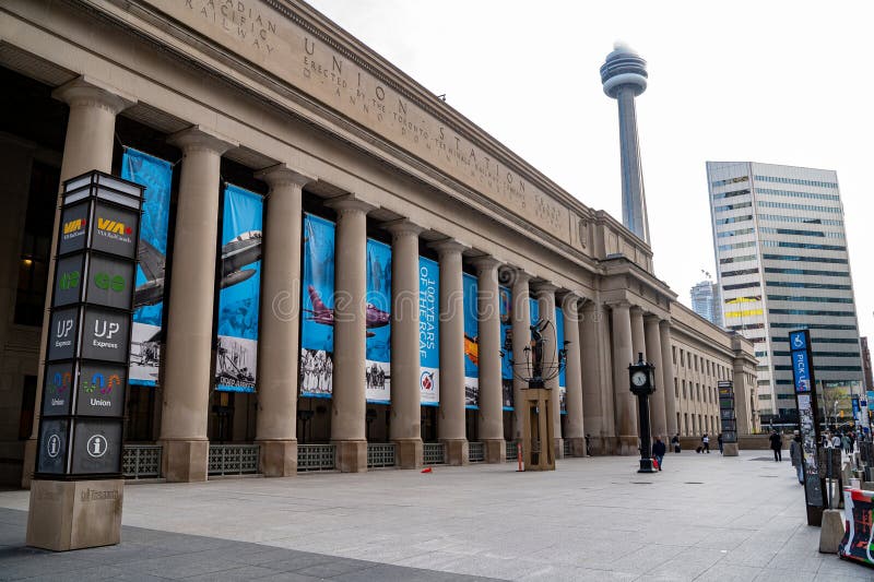 Front of Union Station in Downtown Toronto. Editorial Photo - Image of ...