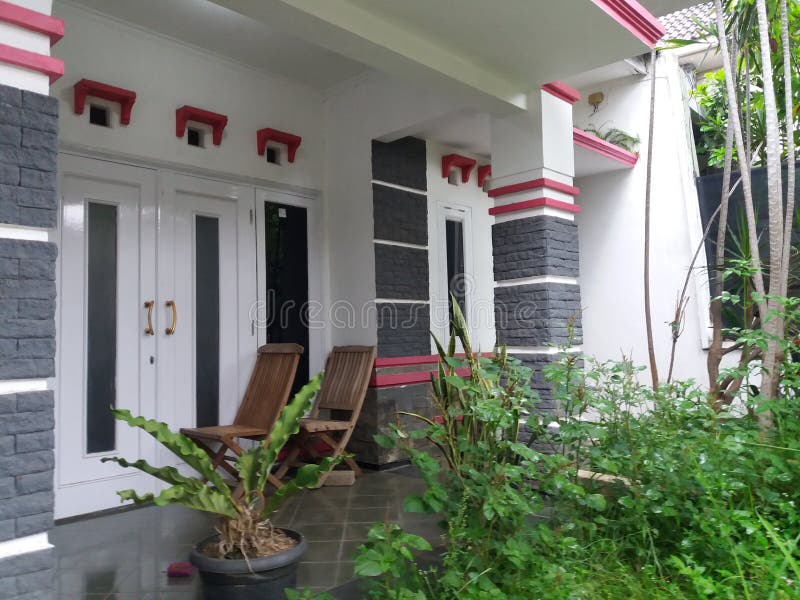 Front View of a Beautiful House Stock Image - Image of home, house ...