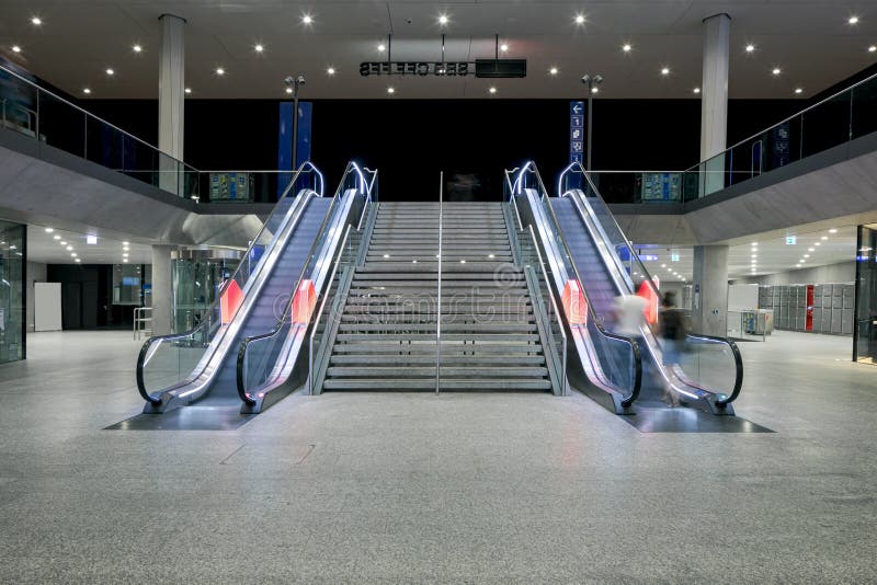 162 Modern Passenger Train Stops Kiosk Stock Photos - Free & Royalty ...